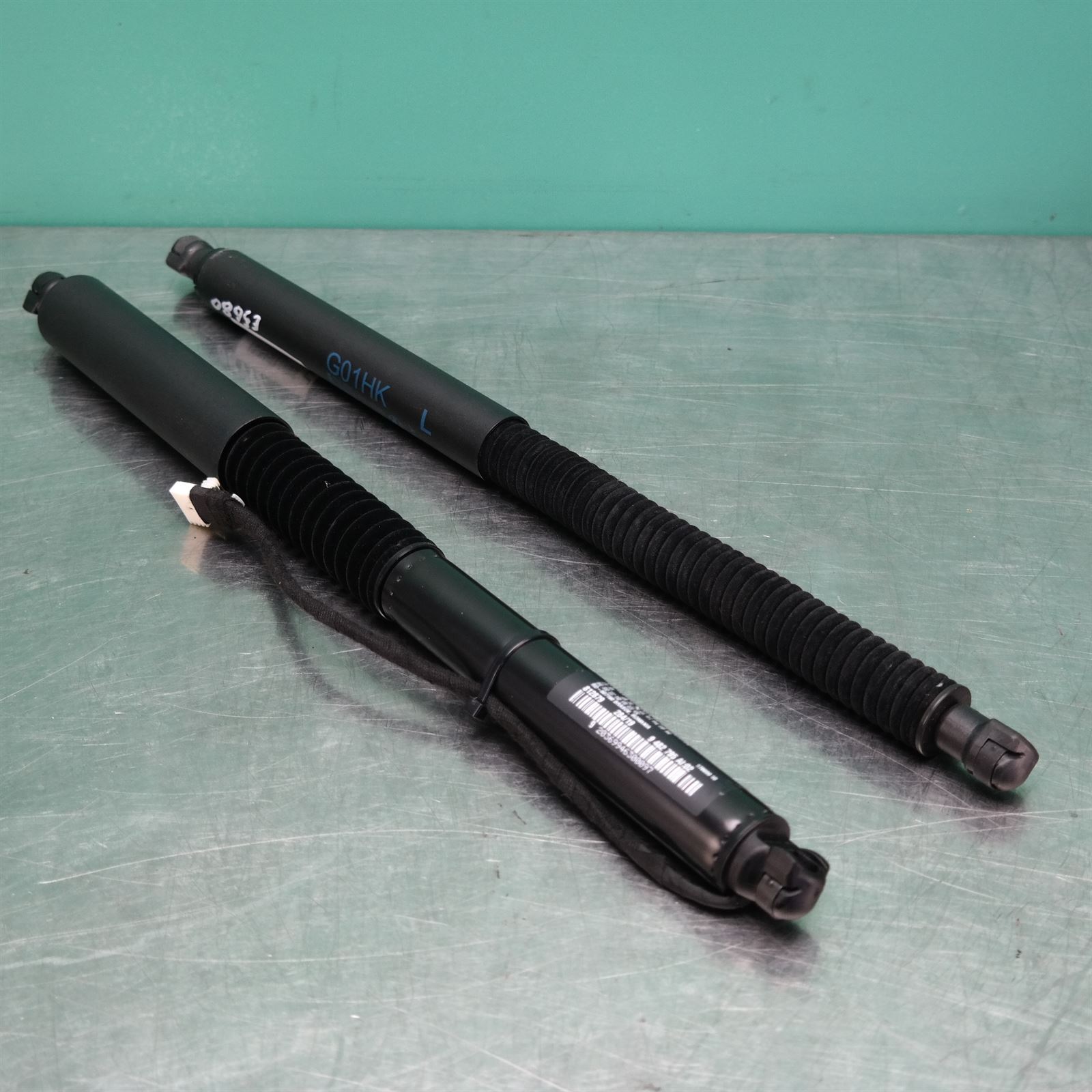 2020 BMW X3 Hatch strut 51247497482 51249482795