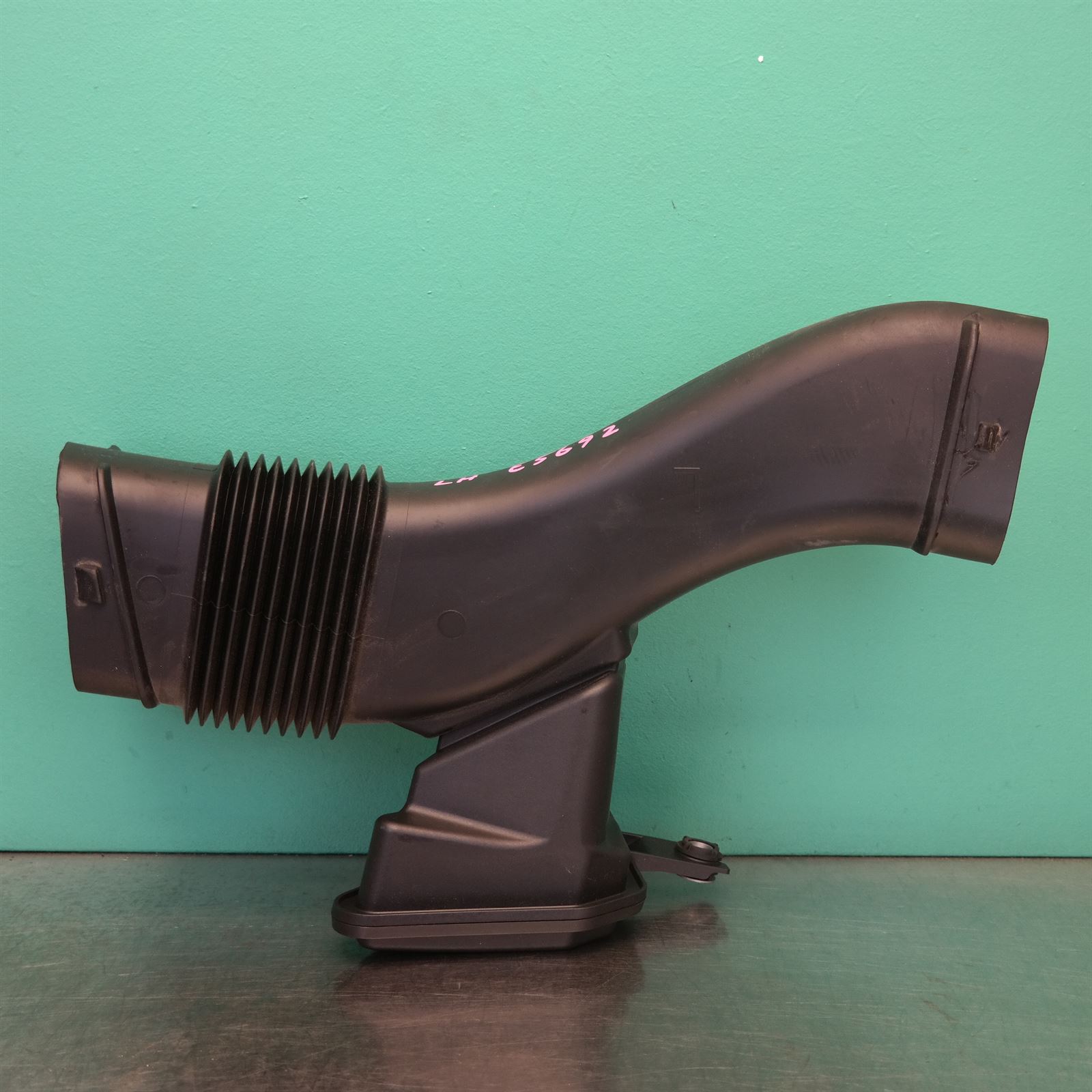 2022 BMW X5 Air pipe/duct 13718689753