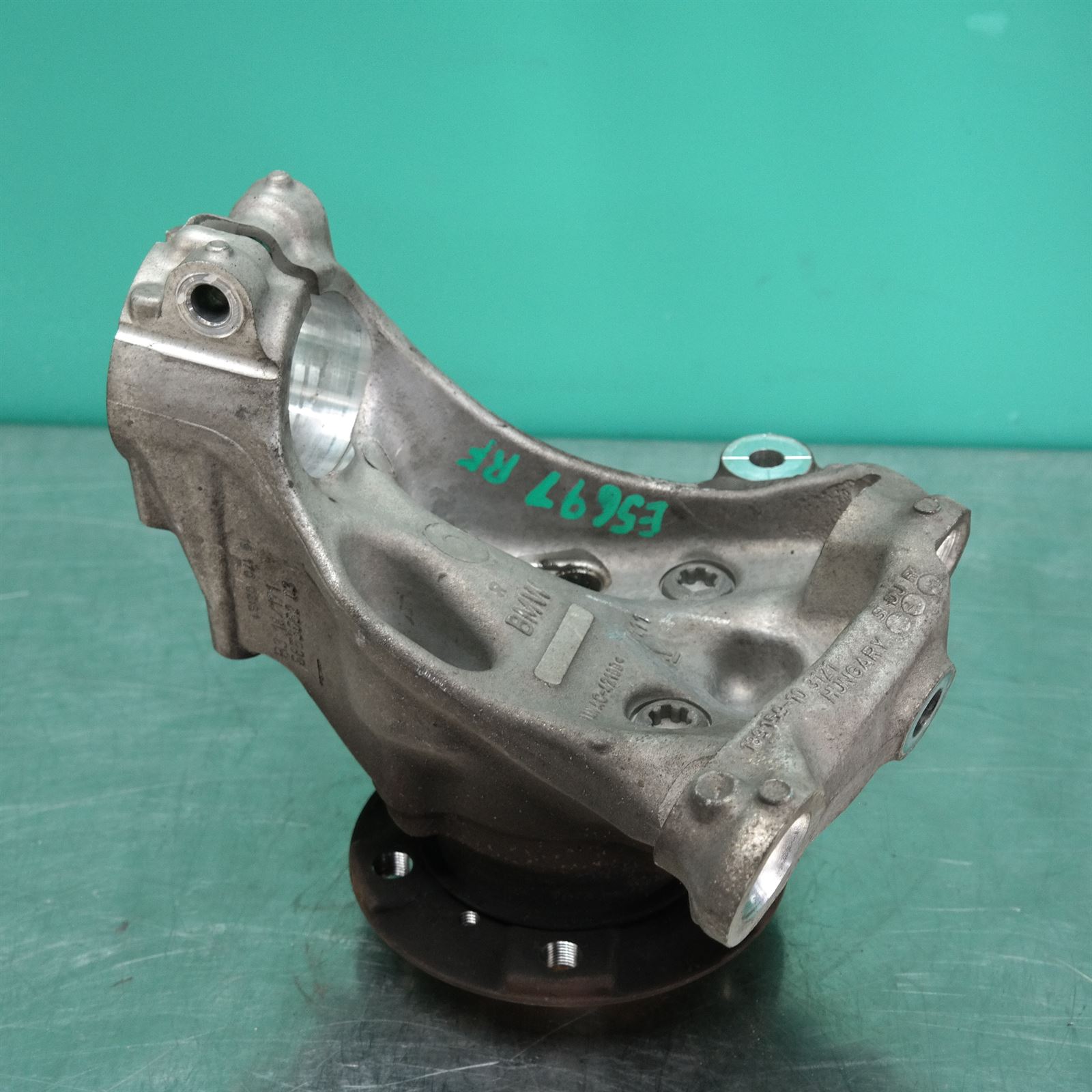 2018 BMW 2 SERIES Hub/knuckle 31216792286