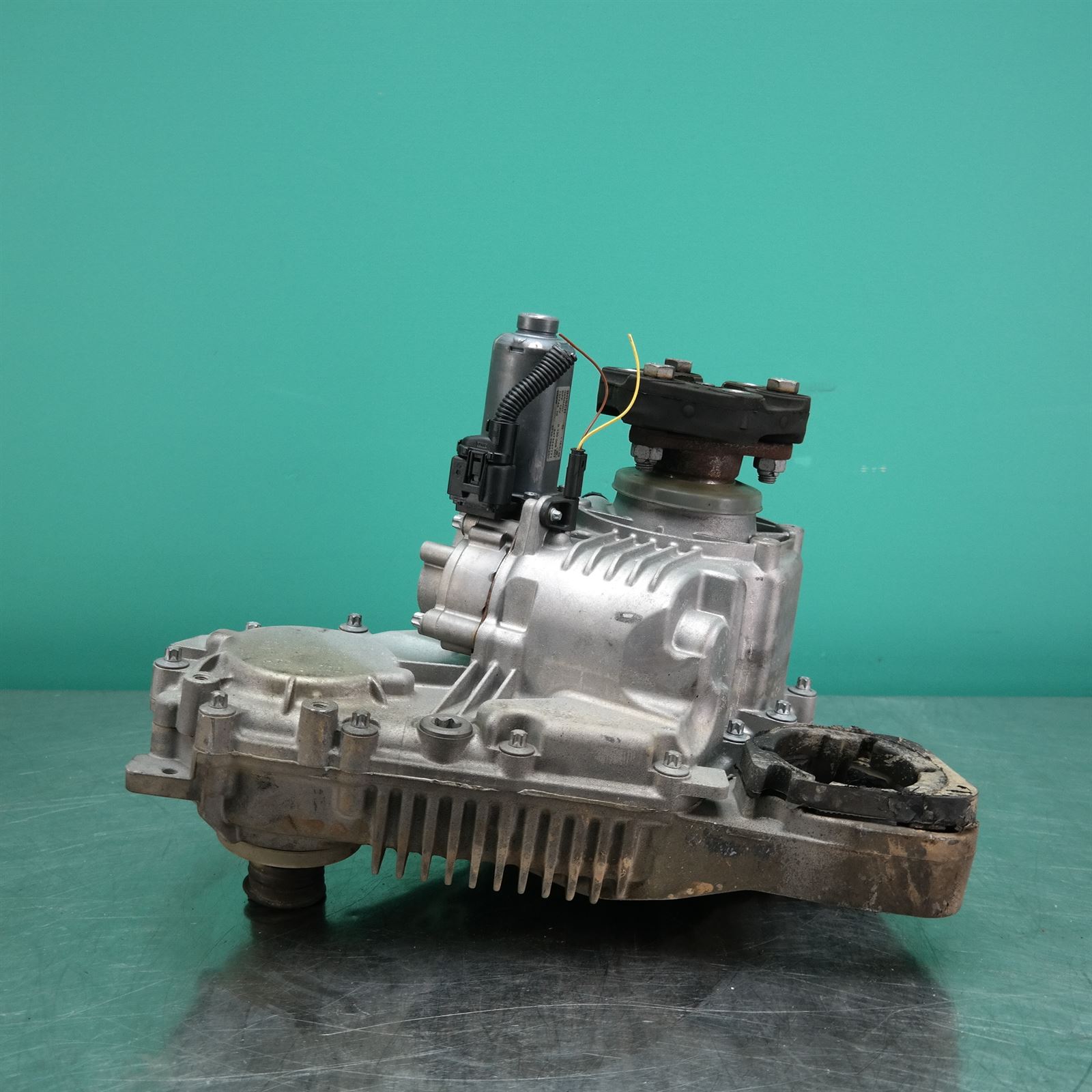 2008 BMW X5 Transfer case 27107599886