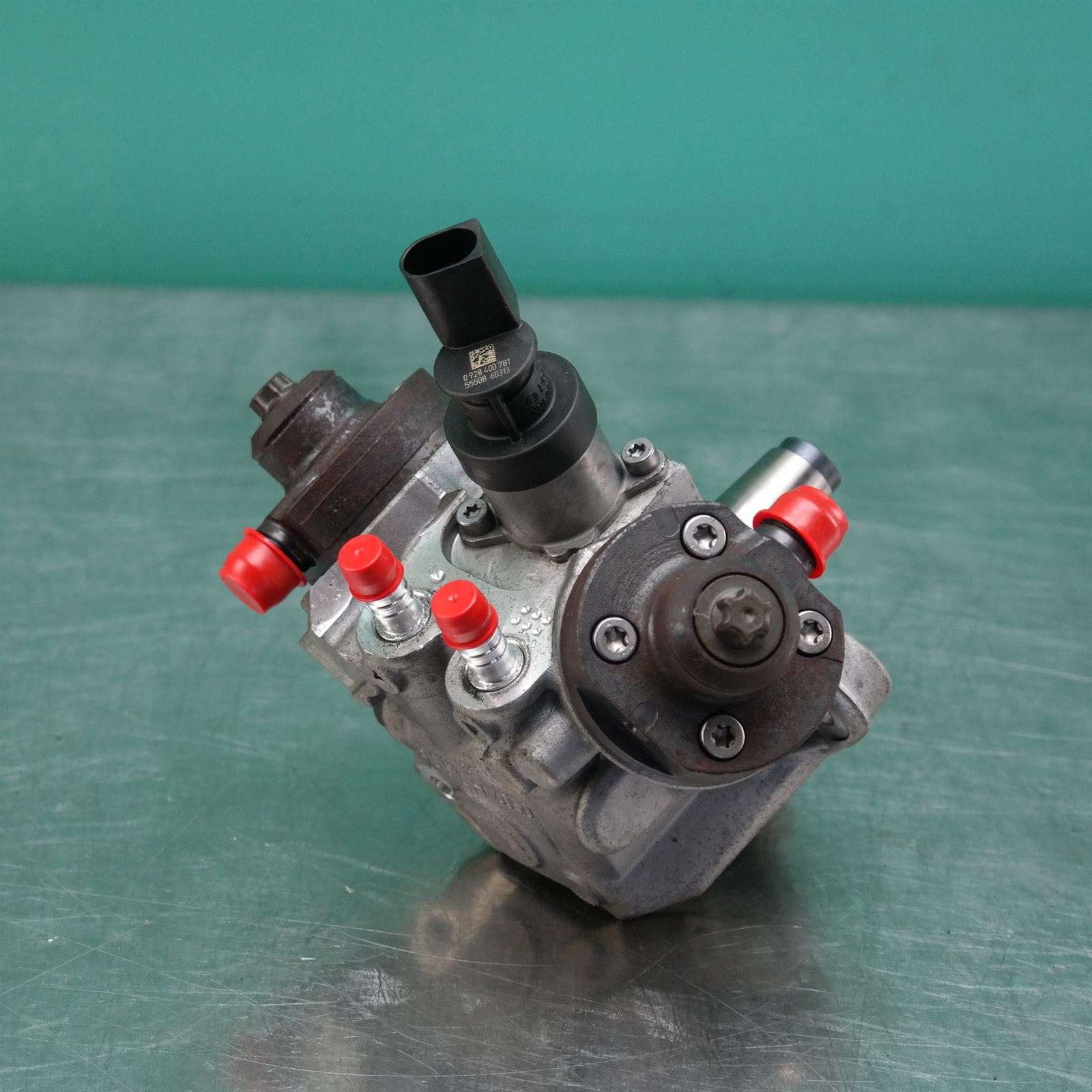 2015 BMW X5 Fuel pump 13517824476