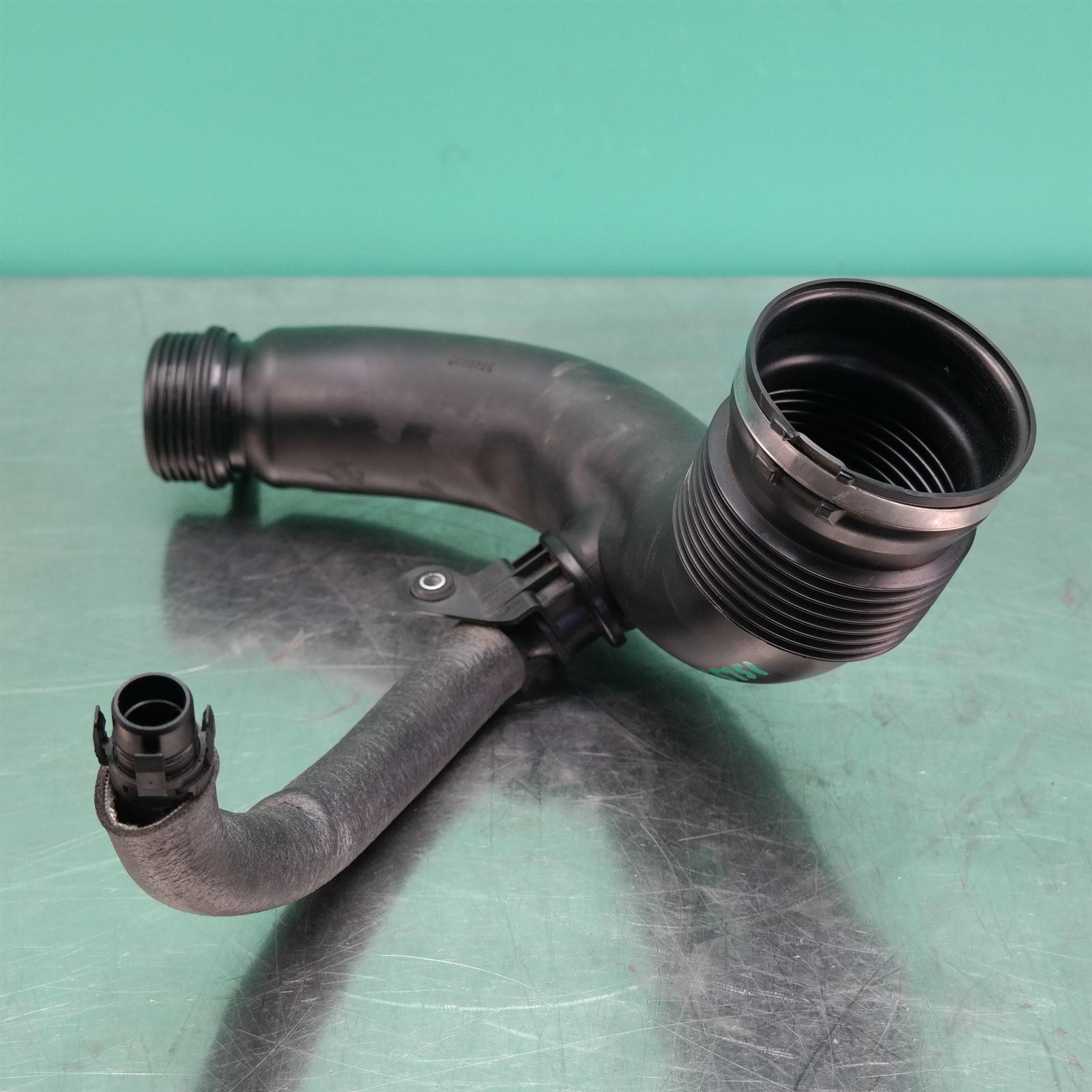 2016 BMW 2 SERIES Air pipe/duct 13717602651