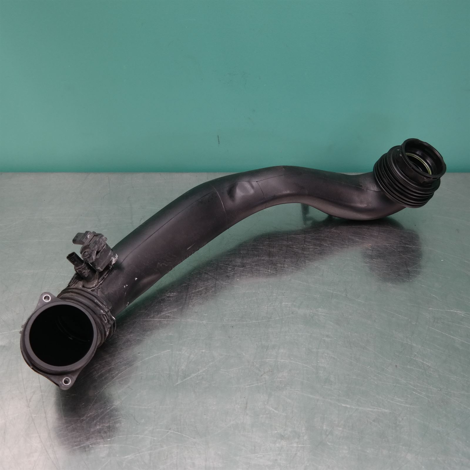 2022 BMW X5 Air pipe/duct 13718651066